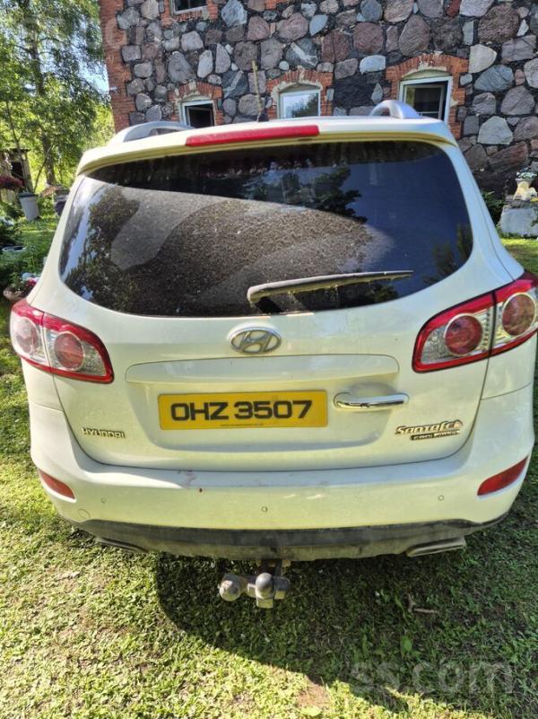 Balts Hyundai Santa Fe 2011 Madona, ar dzinēja tilpumu 2.20 L un nobraukumu 150 tūkst. km par 1600 €, foto 10 vietnē AUTOMOTO.COM.LV