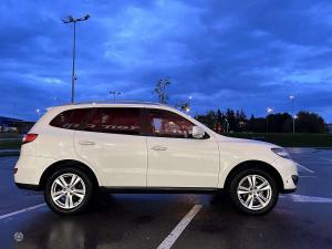 Balts Hyundai Santa Fe 2011 Klaipėda, ar dzinēja tilpumu 2.20 L un nobraukumu 329 tūkst. km par 5300 €, foto 3 vietnē AUTOMOTO.COM.LV