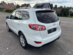 Balts Hyundai Santa Fe 2011 Šauļi, ar dzinēja tilpumu 2.20 L un nobraukumu 283 tūkst. km par 6150 €, foto 6 vietnē AUTOMOTO.COM.LV