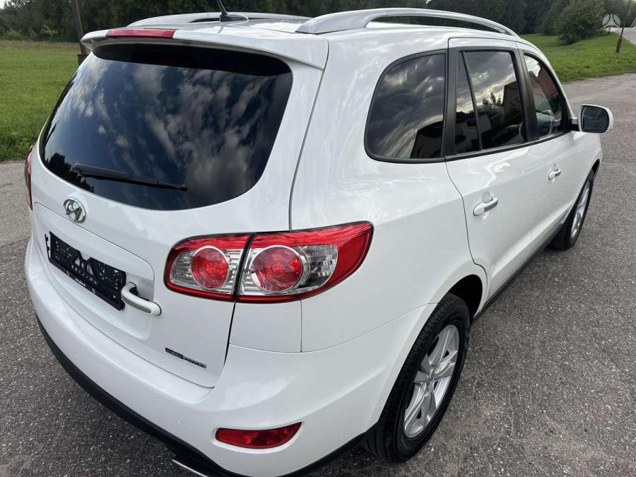 Balts Hyundai Santa Fe 2011 Šauļi, ar dzinēja tilpumu 2.20 L un nobraukumu 283 tūkst. km par 6150 €, foto 13 vietnē AUTOMOTO.COM.LV