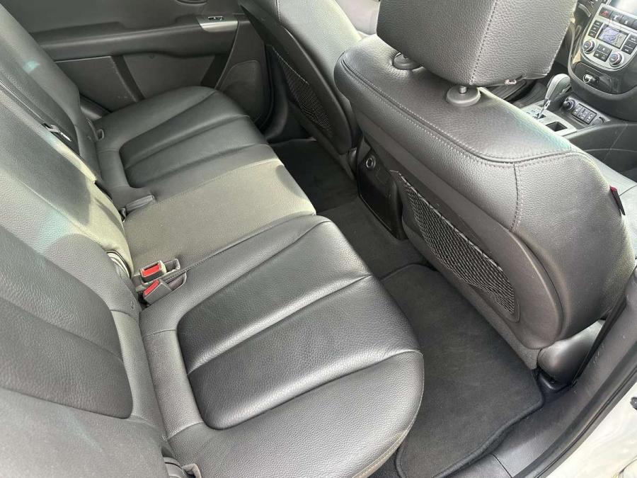 Balts Hyundai Santa Fe 2011 Šauļi, ar dzinēja tilpumu 2.20 L un nobraukumu 283 tūkst. km par 6150 €, foto 18 vietnē AUTOMOTO.COM.LV