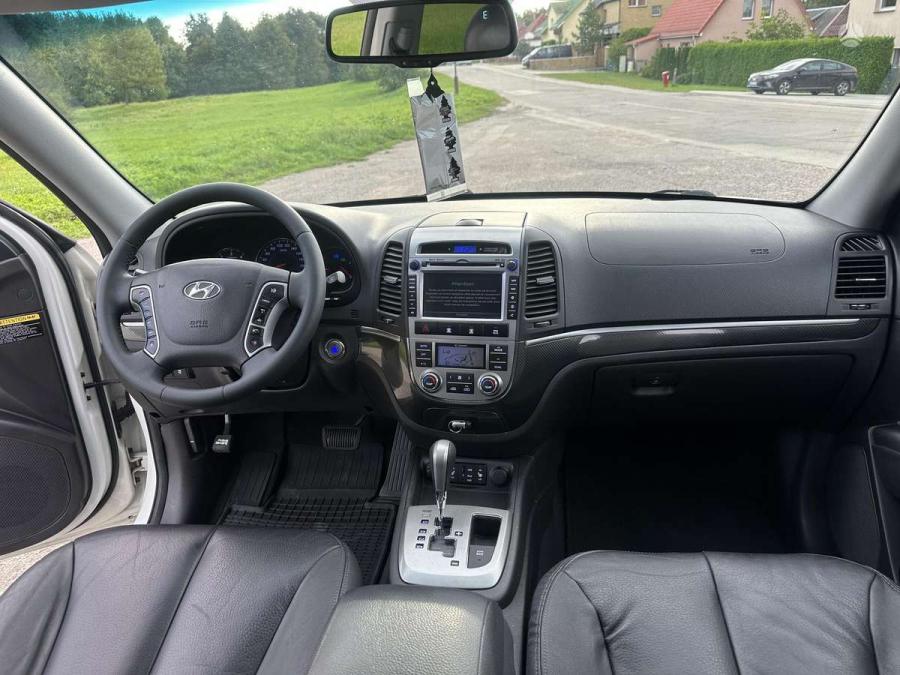 Balts Hyundai Santa Fe 2011 Šauļi, ar dzinēja tilpumu 2.20 L un nobraukumu 283 tūkst. km par 6150 €, foto 19 vietnē AUTOMOTO.COM.LV