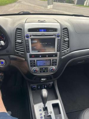 Balts Hyundai Santa Fe 2011 Šauļi, ar dzinēja tilpumu 2.20 L un nobraukumu 283 tūkst. km par 6150 €, foto 23 vietnē AUTOMOTO.COM.LV
