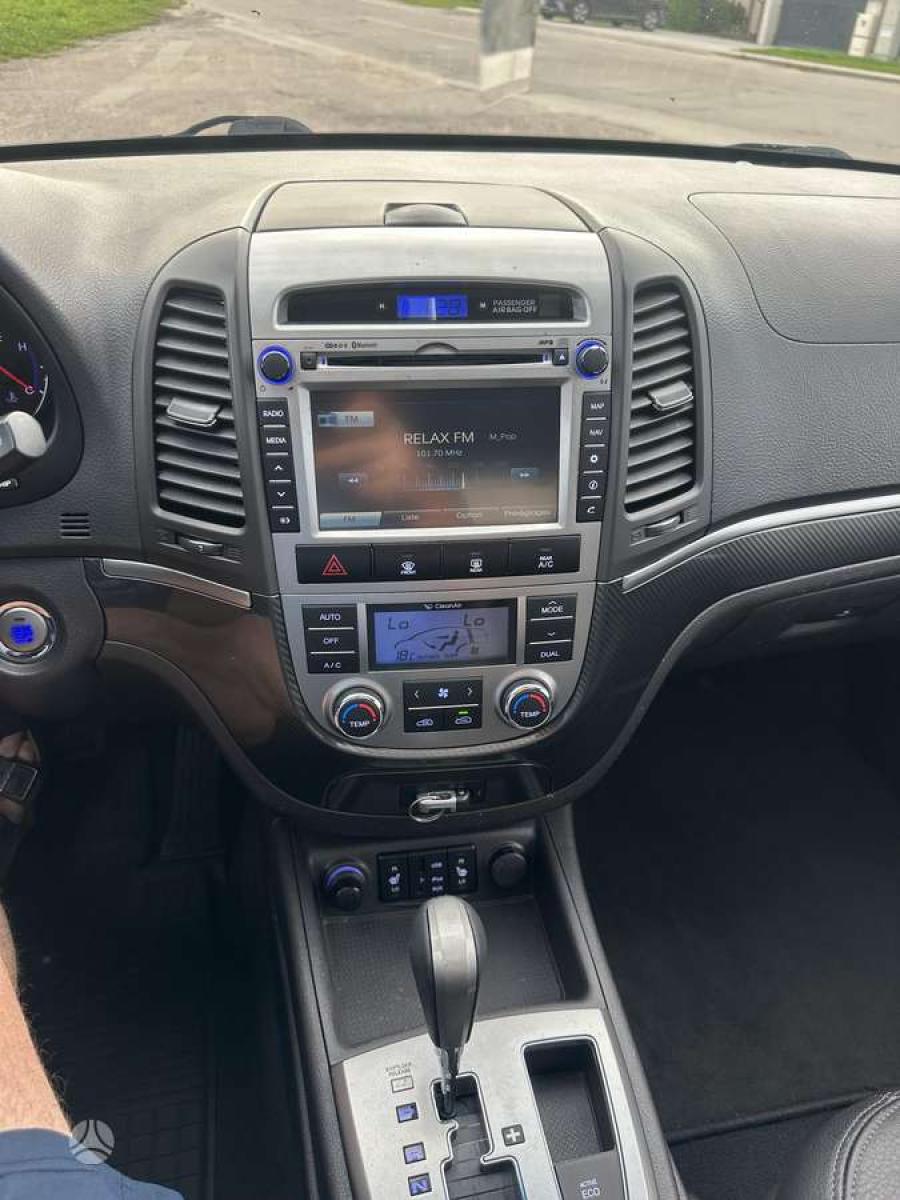 Balts Hyundai Santa Fe 2011 Šauļi, ar dzinēja tilpumu 2.20 L un nobraukumu 283 tūkst. km par 6150 €, foto 23 vietnē AUTOMOTO.COM.LV