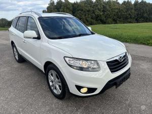White Hyundai Santa Fe 2011 in Siauliai, with an engine capacity of 2.20 L and mileage of 283 thousand km for 6150 €, photo  on AUTOMOTO.COM.LV