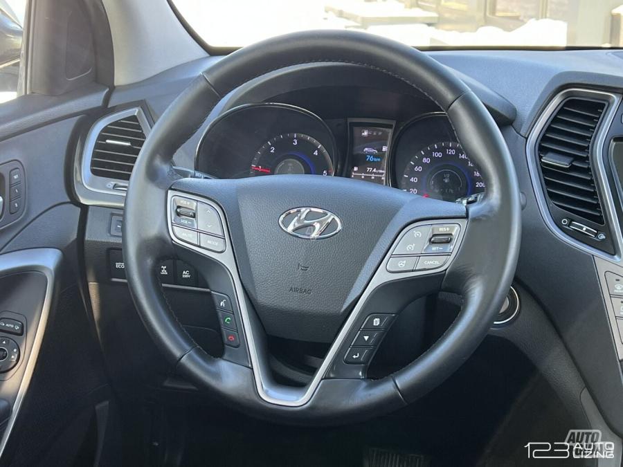 Balts Hyundai Santa Fe 2012 Tauragė, ar dzinēja tilpumu 2.20 L un nobraukumu 218 tūkst. km par 9950 €, foto 15 vietnē AUTOMOTO.COM.LV
