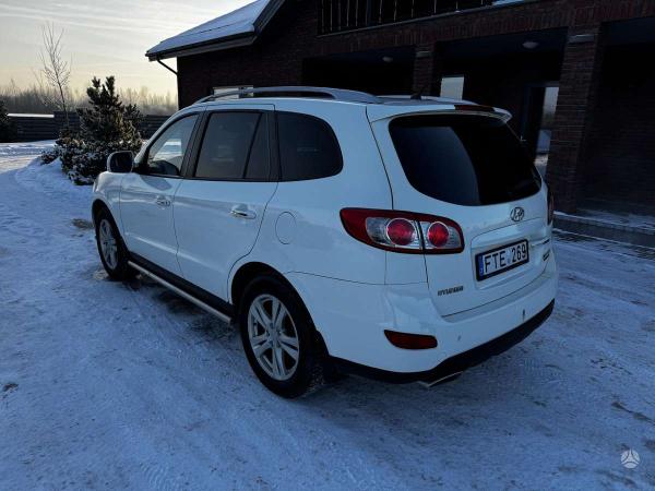 Balts Hyundai Santa Fe 2012 Kauņa, ar dzinēja tilpumu 2.20 L un nobraukumu 441 tūkst. km par 3700 €, foto 6 vietnē AUTOMOTO.COM.LV
