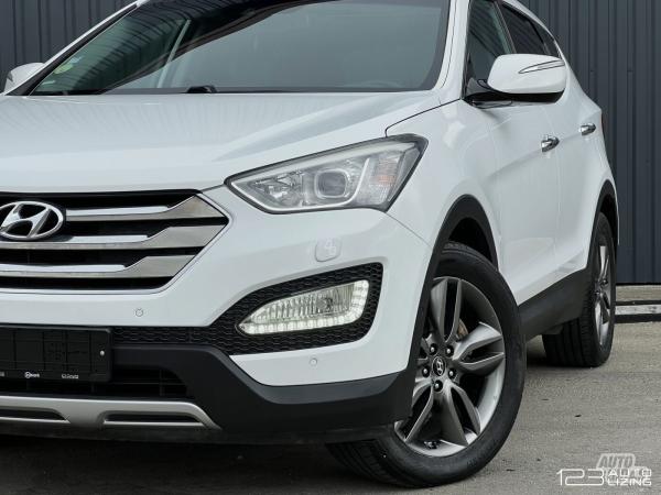 Balts Hyundai Santa Fe 2012 Tauragė, ar dzinēja tilpumu 2.20 L un nobraukumu 218 tūkst. km par 9950 €, foto 3 vietnē AUTOMOTO.COM.LV
