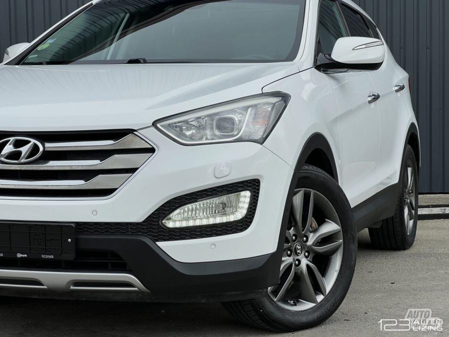 Balts Hyundai Santa Fe 2012 Tauragė, ar dzinēja tilpumu 2.20 L un nobraukumu 218 tūkst. km par 9950 €, foto 4 vietnē AUTOMOTO.COM.LV