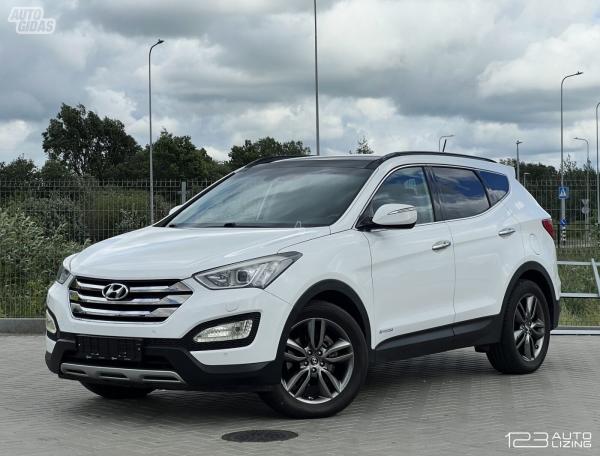 White Hyundai Santa Fe 2012 in Taurage, with an engine capacity of 2.20 L and mileage of 218 thousand km for 9300 €, photo 1 on AUTOMOTO.COM.LV