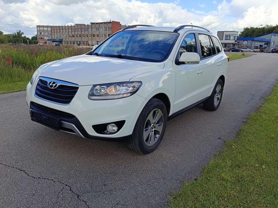 Balts Hyundai Santa Fe 2012 Šauļi, ar dzinēja tilpumu 2.20 L un nobraukumu 294 tūkst. km par 5750 €, foto 1 vietnē AUTOMOTO.COM.LV