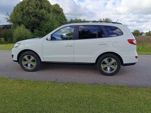 Balts Hyundai Santa Fe 2012 Šauļi, ar dzinēja tilpumu 2.00 L un nobraukumu 294 tūkst. km par 5650 €, foto 6 vietnē AUTOMOTO.COM.LV