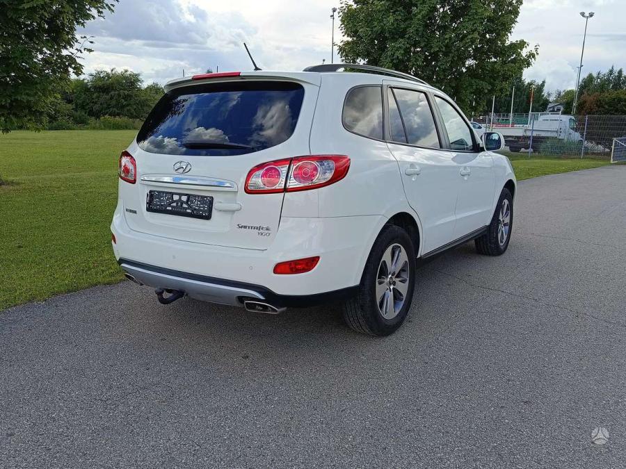 Balts Hyundai Santa Fe 2012 Šauļi, ar dzinēja tilpumu 2.00 L un nobraukumu 294 tūkst. km par 5650 €, foto 7 vietnē AUTOMOTO.COM.LV