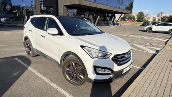 White Hyundai Santa Fe 2012 in Kaunas, with an engine capacity of 2.20 L and mileage of 253 thousand km for 9600 €, photo 2 on AUTOMOTO.COM.LV