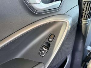 Balts Hyundai Santa Fe 2012 Panevēža, ar dzinēja tilpumu 2.20 L un nobraukumu 196 tūkst. km par 8990 €, foto 16 vietnē AUTOMOTO.COM.LV