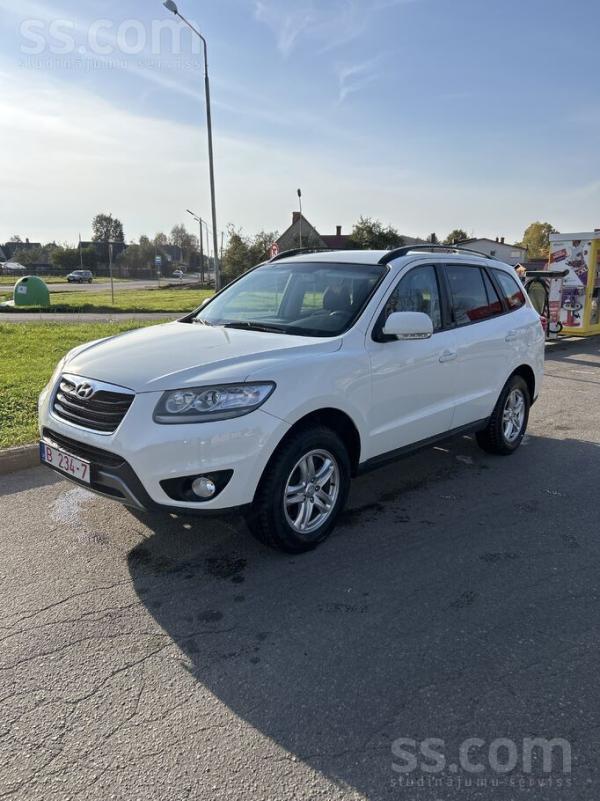 Balts Hyundai Santa Fe 2012 Daugavpils, ar dzinēja tilpumu 2.20 L un nobraukumu 266 tūkst. km par 6500 €, foto 3 vietnē AUTOMOTO.COM.LV