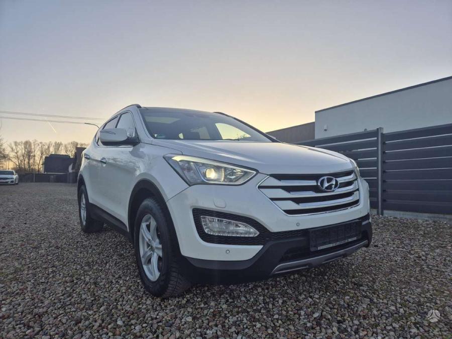 Balts Hyundai Santa Fe 2013 Vilkaviškis, ar dzinēja tilpumu 2.20 L un nobraukumu 203 tūkst. km par 12300 €, foto 1 vietnē AUTOMOTO.COM.LV