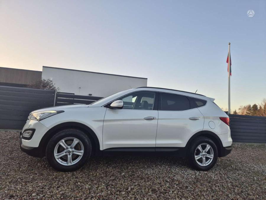 Balts Hyundai Santa Fe 2013 Vilkaviškis, ar dzinēja tilpumu 2.20 L un nobraukumu 203 tūkst. km par 12300 €, foto 9 vietnē AUTOMOTO.COM.LV