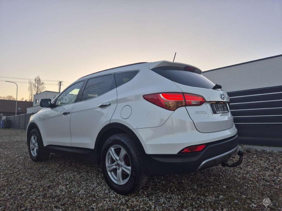Balts Hyundai Santa Fe 2013 Vilkaviškis, ar dzinēja tilpumu 2.20 L un nobraukumu 203 tūkst. km par 12300 €, foto 11 vietnē AUTOMOTO.COM.LV