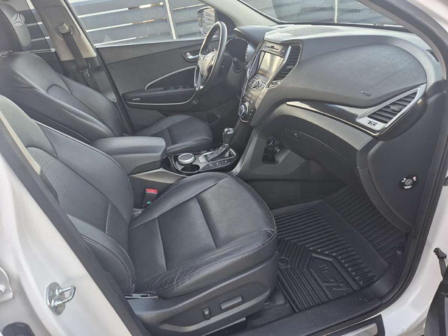 Balts Hyundai Santa Fe 2013 Vilkaviškis, ar dzinēja tilpumu 2.20 L un nobraukumu 203 tūkst. km par 12300 €, foto 27 vietnē AUTOMOTO.COM.LV