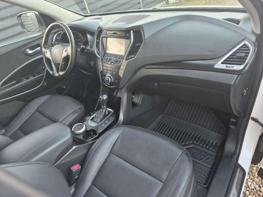 Balts Hyundai Santa Fe 2013 Vilkaviškis, ar dzinēja tilpumu 2.20 L un nobraukumu 203 tūkst. km par 12300 €, foto 28 vietnē AUTOMOTO.COM.LV