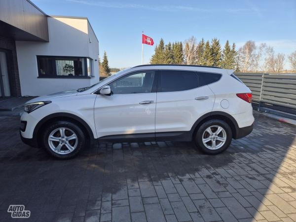 White Hyundai Santa Fe 2013 in Vilkaviskis, with an engine capacity of 2.20 L and mileage of 205 thousand km for 11200 €, photo 2 on AUTOMOTO.COM.LV