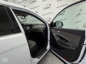 Белый Хендай Санта Фе 2013 в Авиженяй, объемом двигателя 2.40 л и пробегом 146 тыс. км за 8300 €, фото 9 на AUTOMOTO.COM.LV