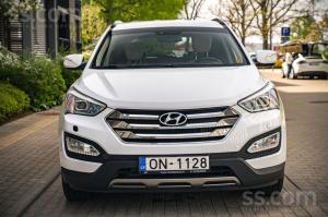 White Hyundai Santa Fe 2013 in Riga, with an engine capacity of 2.20 L and mileage of 0 thousand km for 9990 €, photo 3 on AUTOMOTO.COM.LV