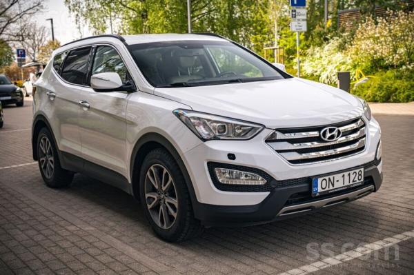 Balts Hyundai Santa Fe 2013 Rīga, ar dzinēja tilpumu 2.20 L un nobraukumu 0 tūkst. km par 9990 €, foto 3 vietnē AUTOMOTO.COM.LV