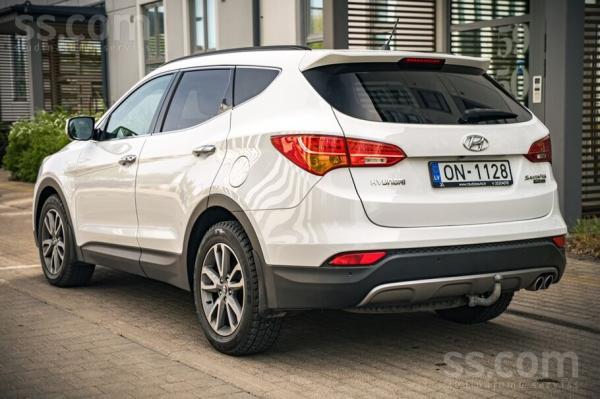 Balts Hyundai Santa Fe 2013 Rīga, ar dzinēja tilpumu 2.20 L un nobraukumu 0 tūkst. km par 9990 €, foto 6 vietnē AUTOMOTO.COM.LV