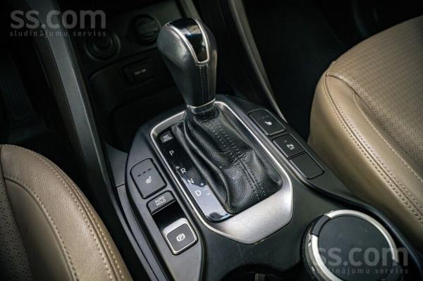Balts Hyundai Santa Fe 2013 Rīga, ar dzinēja tilpumu 2.20 L un nobraukumu 0 tūkst. km par 9990 €, foto 8 vietnē AUTOMOTO.COM.LV