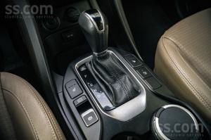 White Hyundai Santa Fe 2013 in Riga, with an engine capacity of 2.20 L and mileage of 0 thousand km for 9990 €, photo 9 on AUTOMOTO.COM.LV