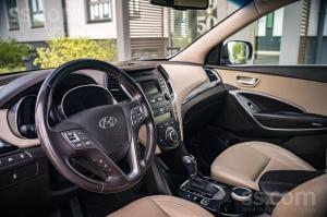 White Hyundai Santa Fe 2013 in Riga, with an engine capacity of 2.20 L and mileage of 0 thousand km for 9990 €, photo 10 on AUTOMOTO.COM.LV
