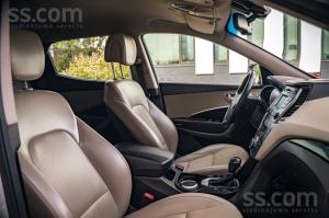 White Hyundai Santa Fe 2013 in Riga, with an engine capacity of 2.20 L and mileage of 0 thousand km for 9990 €, photo 11 on AUTOMOTO.COM.LV