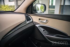 White Hyundai Santa Fe 2013 in Riga, with an engine capacity of 2.20 L and mileage of 0 thousand km for 9990 €, photo 18 on AUTOMOTO.COM.LV