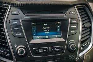 White Hyundai Santa Fe 2013 in Riga, with an engine capacity of 2.20 L and mileage of 0 thousand km for 9990 €, photo 21 on AUTOMOTO.COM.LV