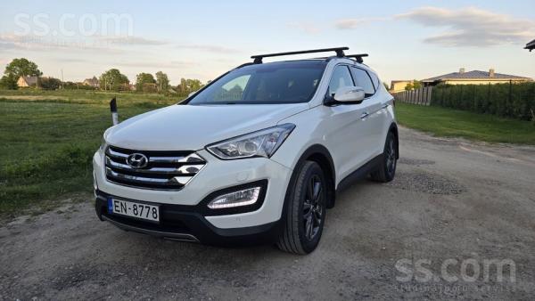 Balts Hyundai Santa Fe 2013 Rīga, ar dzinēja tilpumu 2.20 L un nobraukumu 146 tūkst. km par 11490 €, foto 1 vietnē AUTOMOTO.COM.LV