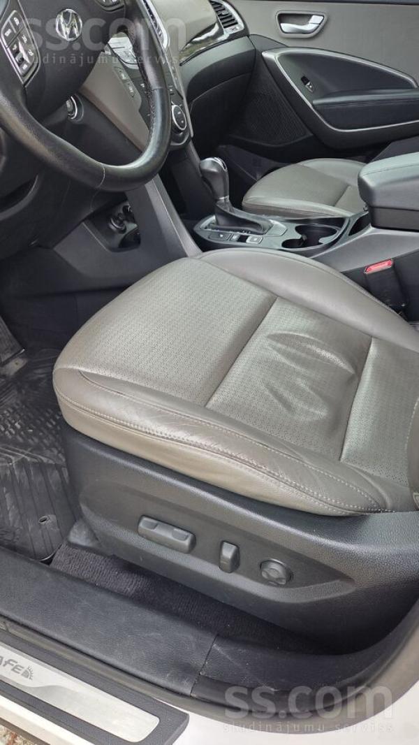 Balts Hyundai Santa Fe 2013 Rīga, ar dzinēja tilpumu 2.20 L un nobraukumu 146 tūkst. km par 11490 €, foto 7 vietnē AUTOMOTO.COM.LV