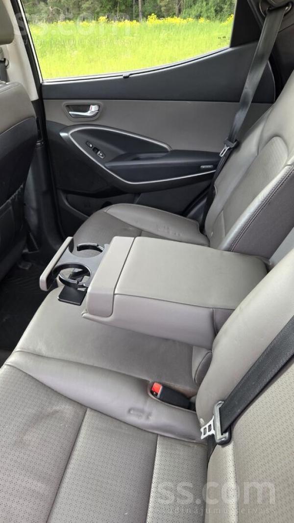 Balts Hyundai Santa Fe 2013 Rīga, ar dzinēja tilpumu 2.20 L un nobraukumu 146 tūkst. km par 11490 €, foto 8 vietnē AUTOMOTO.COM.LV