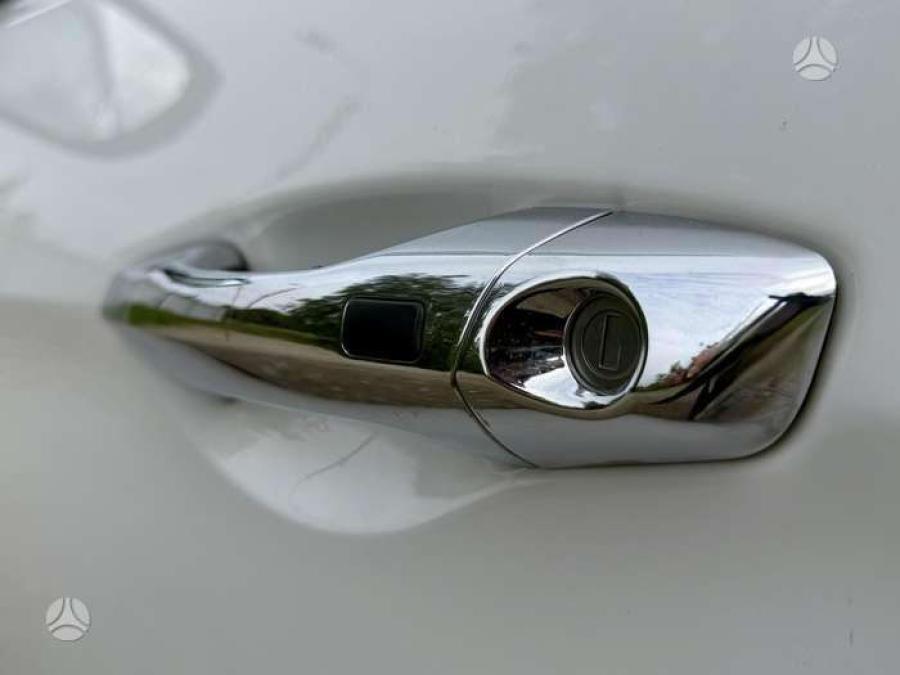 White Hyundai Santa Fe 2013 in Siauliai, with an engine capacity of 2.20 L and mileage of 171 thousand km for 13450 €, photo 19 on AUTOMOTO.COM.LV