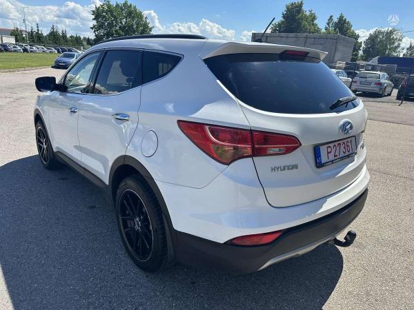 Balts Hyundai Santa Fe 2013 Marijampole, ar dzinēja tilpumu 2.20 L un nobraukumu 195 tūkst. km par 8550 €, foto 4 vietnē AUTOMOTO.COM.LV
