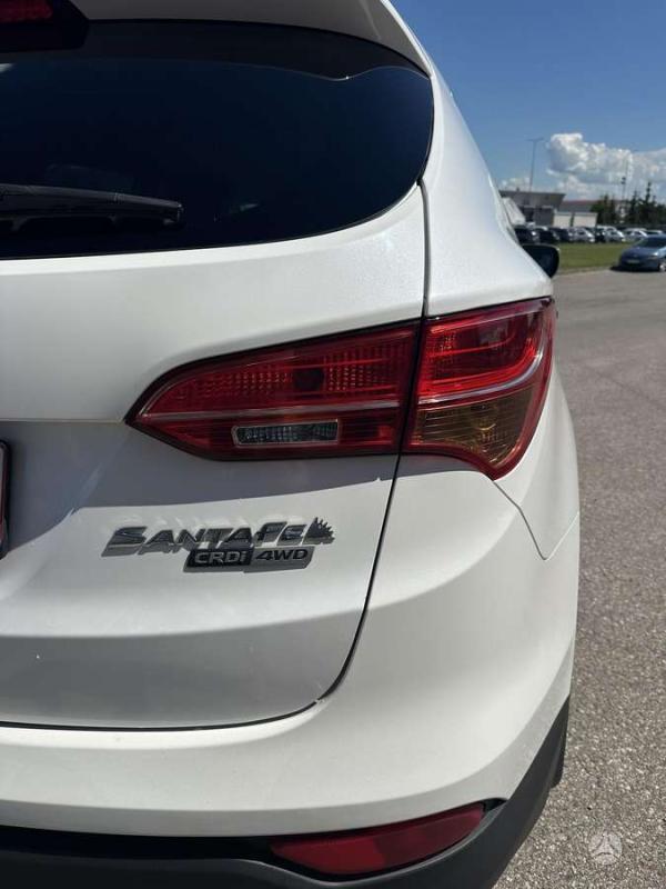 Balts Hyundai Santa Fe 2013 Marijampole, ar dzinēja tilpumu 2.20 L un nobraukumu 195 tūkst. km par 8550 €, foto 5 vietnē AUTOMOTO.COM.LV