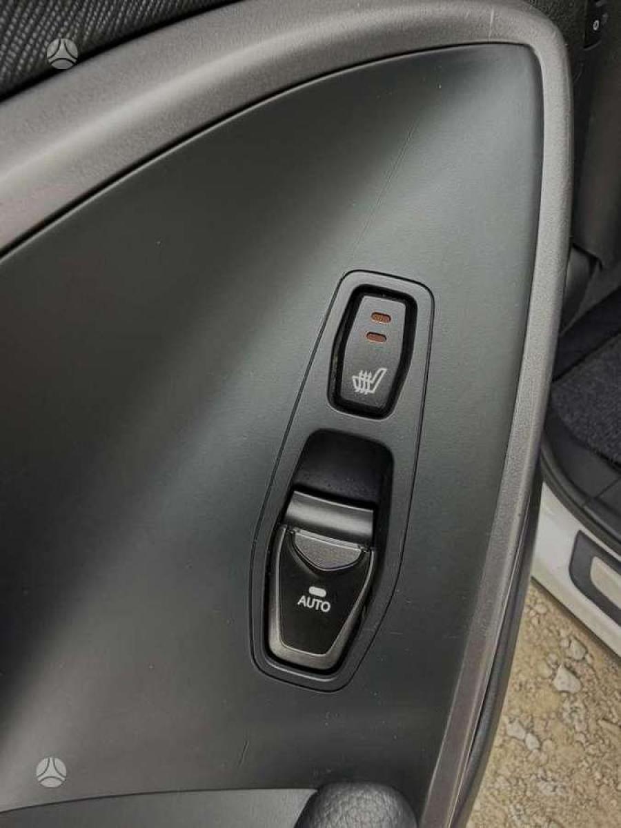 Balts Hyundai Santa Fe 2013 Šauļi, ar dzinēja tilpumu 2.20 L un nobraukumu 171 tūkst. km par 13450 €, foto 34 vietnē AUTOMOTO.COM.LV