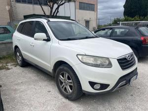 Balts Hyundai Santa Fe 2013 Pasvalys, ar dzinēja tilpumu 2.00 L un nobraukumu 290 tūkst. km par 3200 €, foto 4 vietnē AUTOMOTO.COM.LV
