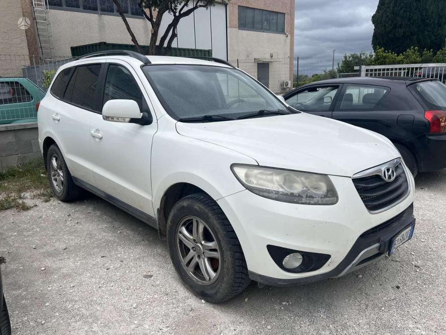 Balts Hyundai Santa Fe 2013 Pasvalys, ar dzinēja tilpumu 2.00 L un nobraukumu 290 tūkst. km par 3200 €, foto 4 vietnē AUTOMOTO.COM.LV