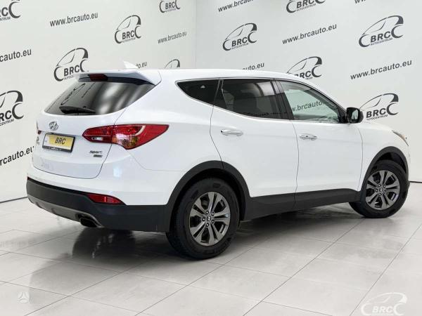 White Hyundai Santa Fe 2013 in Vilnius, with an engine capacity of 2.36 L and mileage of 146 thousand km for 6900 €, photo 3 on AUTOMOTO.COM.LV