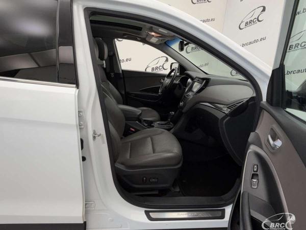 White Hyundai Santa Fe 2013 in Vilnius, with an engine capacity of 2.36 L and mileage of 146 thousand km for 6900 €, photo 5 on AUTOMOTO.COM.LV