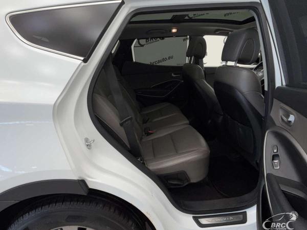 White Hyundai Santa Fe 2013 in Vilnius, with an engine capacity of 2.36 L and mileage of 146 thousand km for 6900 €, photo 10 on AUTOMOTO.COM.LV