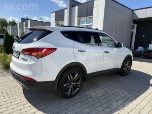 Balts Hyundai Santa Fe 2013 Rīga, ar dzinēja tilpumu 2.20 L un nobraukumu 189 tūkst. km par 11000 €, foto 6 vietnē AUTOMOTO.COM.LV