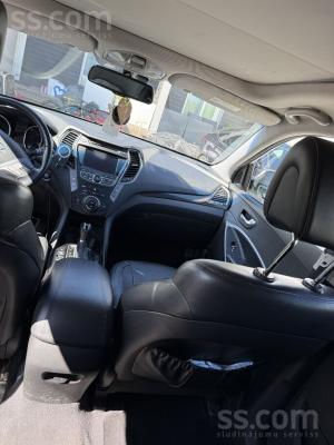 Balts Hyundai Santa Fe 2013 Rīga, ar dzinēja tilpumu 2.20 L un nobraukumu 189 tūkst. km par 11000 €, foto 7 vietnē AUTOMOTO.COM.LV